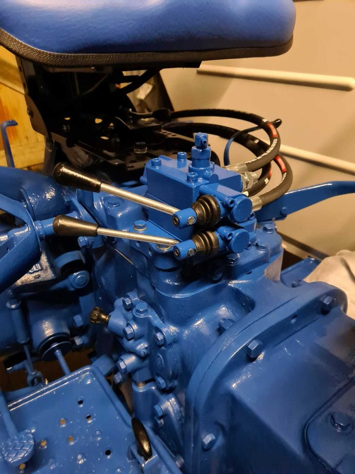 HYDRAULIC DOUBLE REMOTE VALVE FORD 5000, 5600, 6000, 6600, 7000, 7600 ...