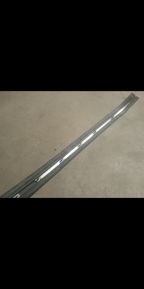 Left + Right Mounts Mercedes w123 Rear Bumper Impact Strip 240 300 C D ...