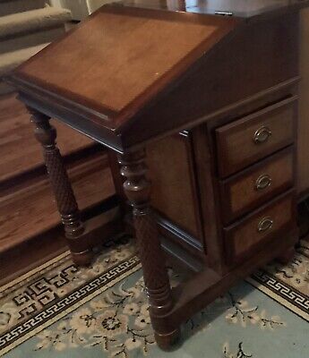 1800-1899 - Walnut Davenport Desk