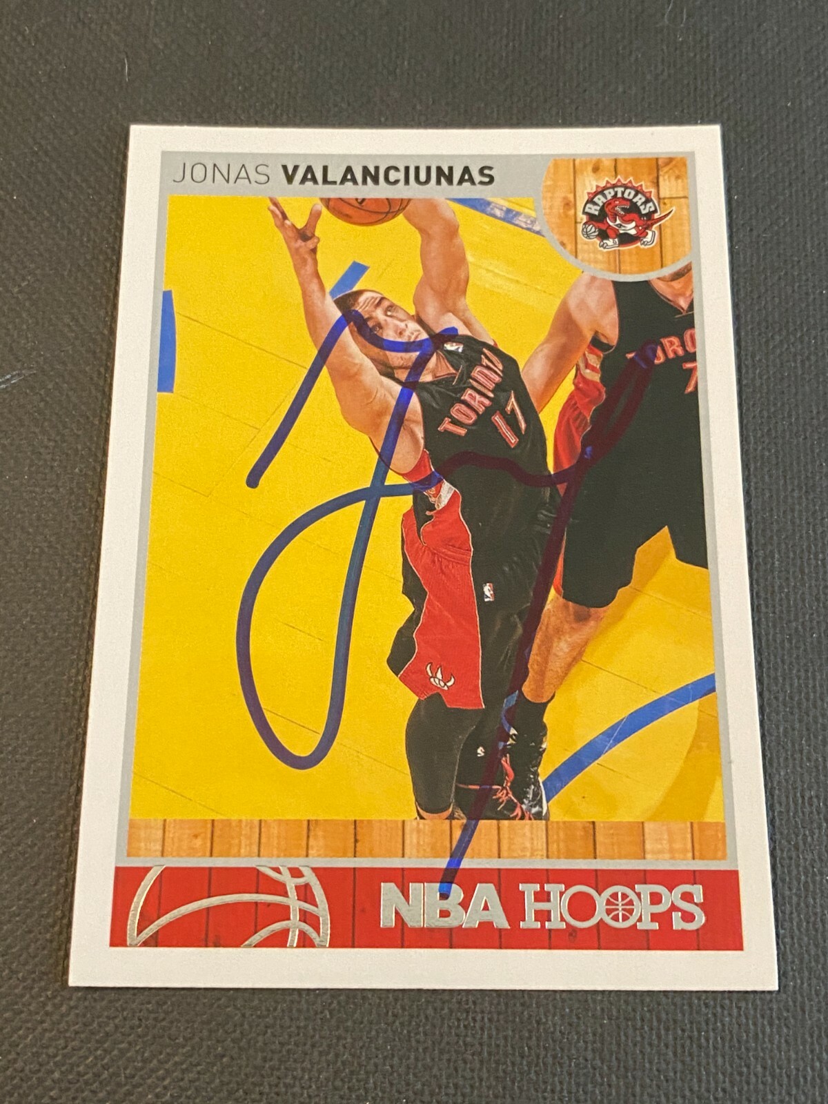 Jonas Valanciunas Signed 2013-14 Panini Hoops Card Auto Raptors ...