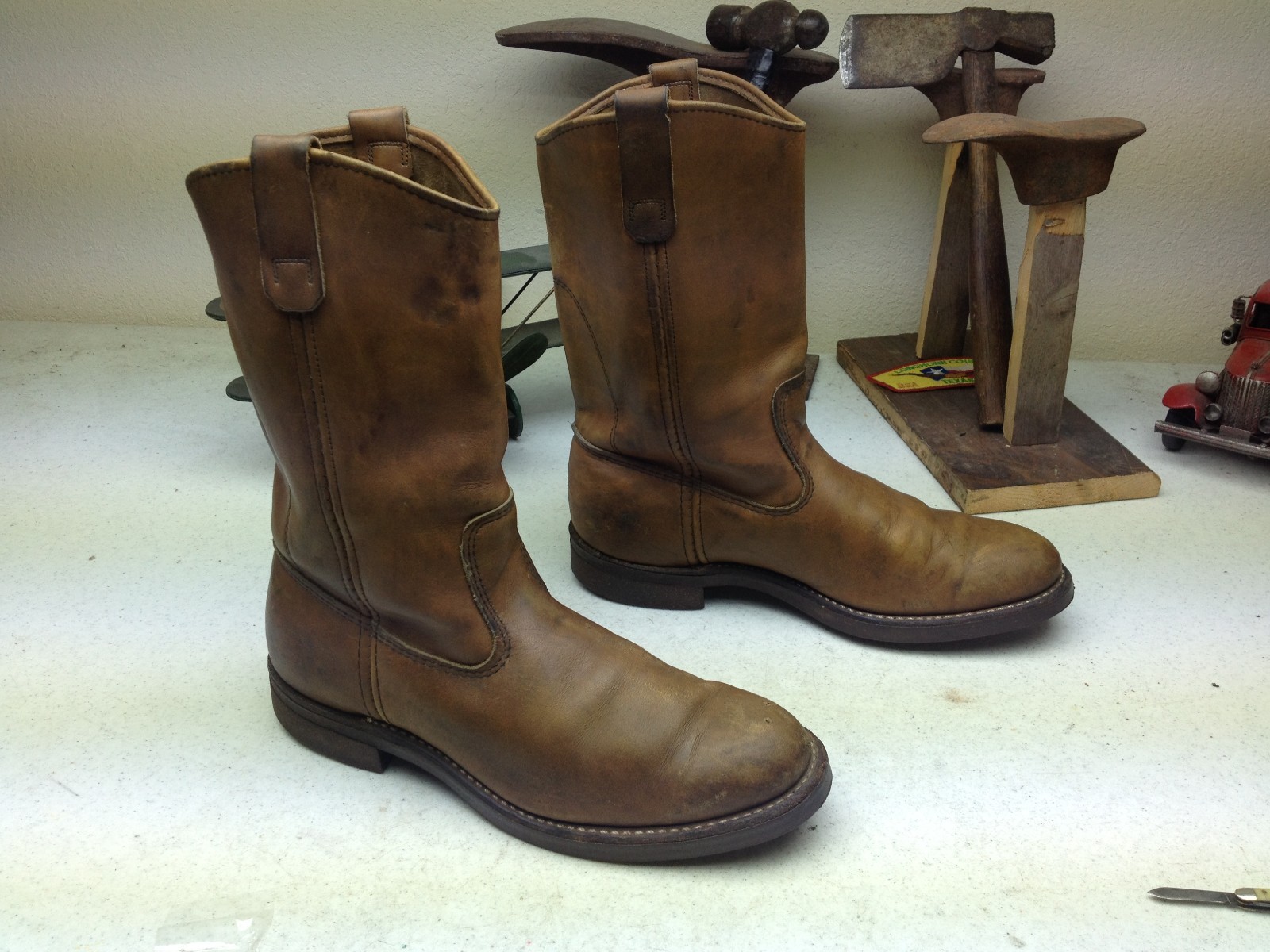 VINTAGE RED WING DISTRESSED USA BROWN LEATHER ENGINEER OIL RIG BOOTS 9. ...