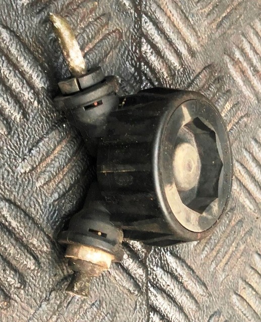 Volkswagen VW Touran 03-09 1t Clutch Master Cylinder Accumulator ...