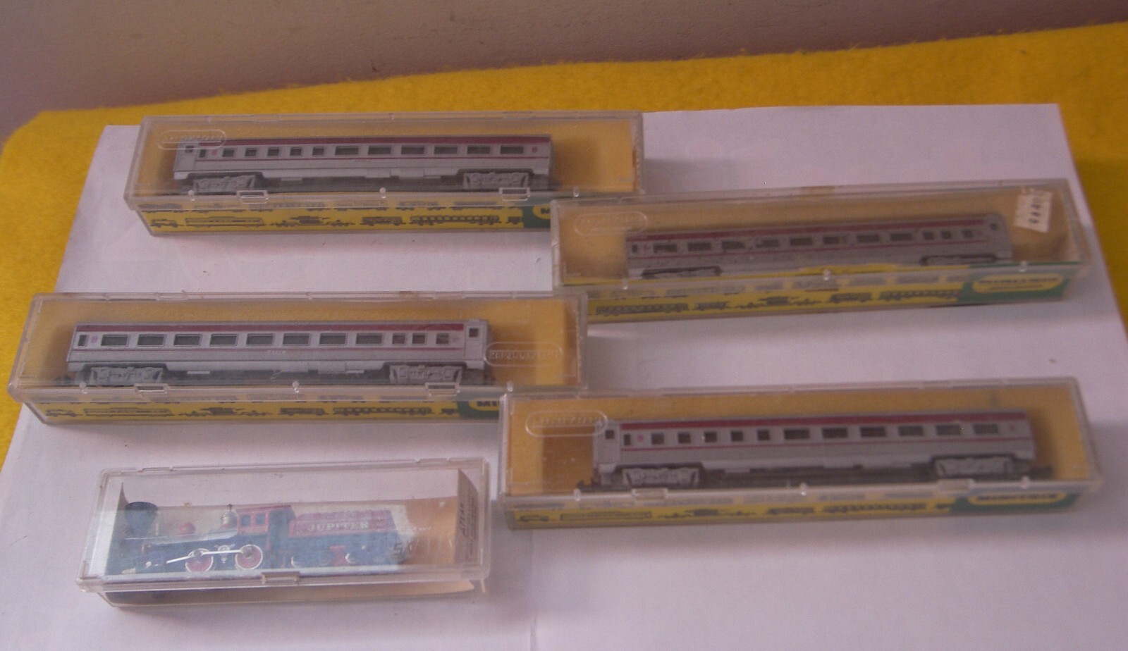 N Scale Jupiter Locomotive CPR & 4 Coach Cars | eBay