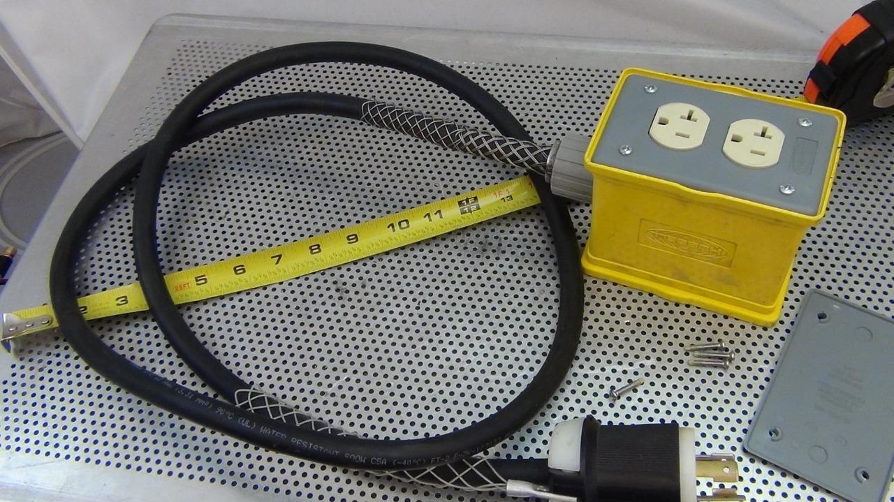 Hubbell Portable Outlet Box HBLPOB1D w/ HBL2311 20A 125V Plug - 6 Foot ...