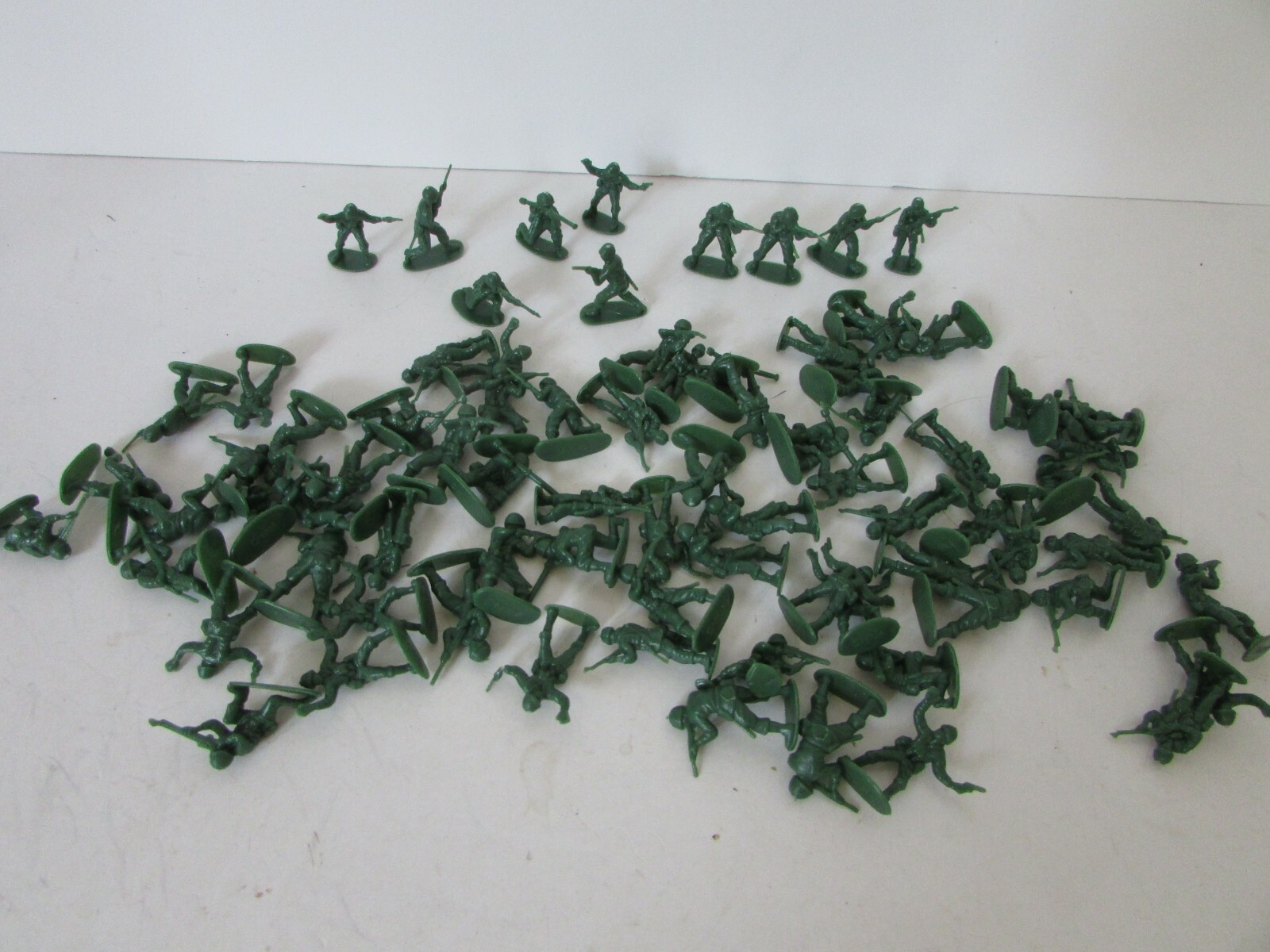 VTG LARGE ASST OF GREEN ARMY FIGURES 3/4" TALL MADE IN CHINA SOFT ...