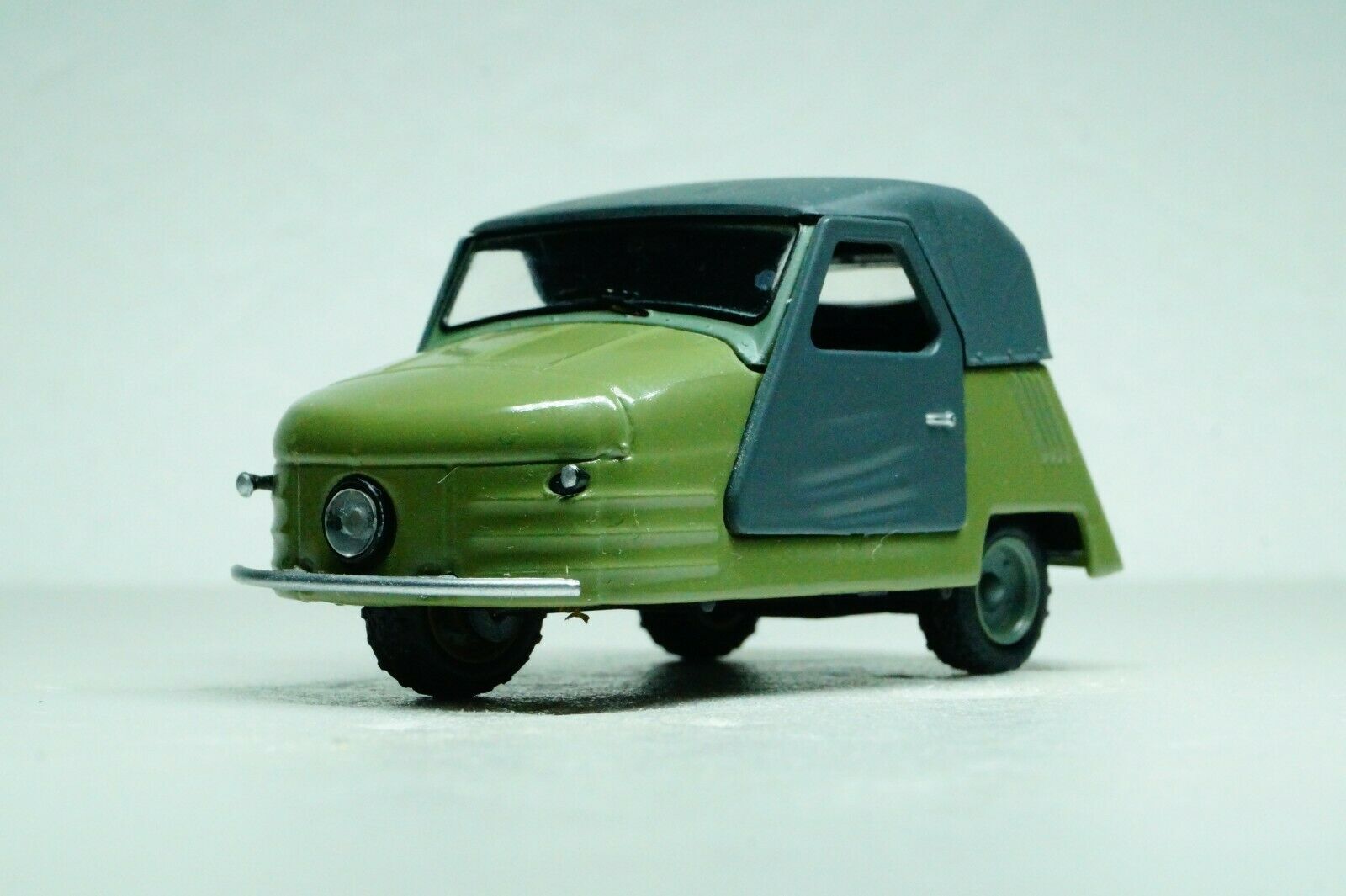 1/43 SMZ S1L Cyclecar Invalides DeAgostini Russia | eBay