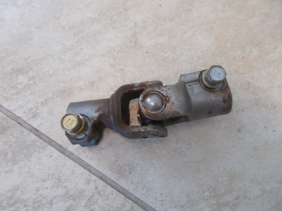 Toyota Corolla Steering Column to Rack Coupler Joint 98 99 Used OEM | eBay