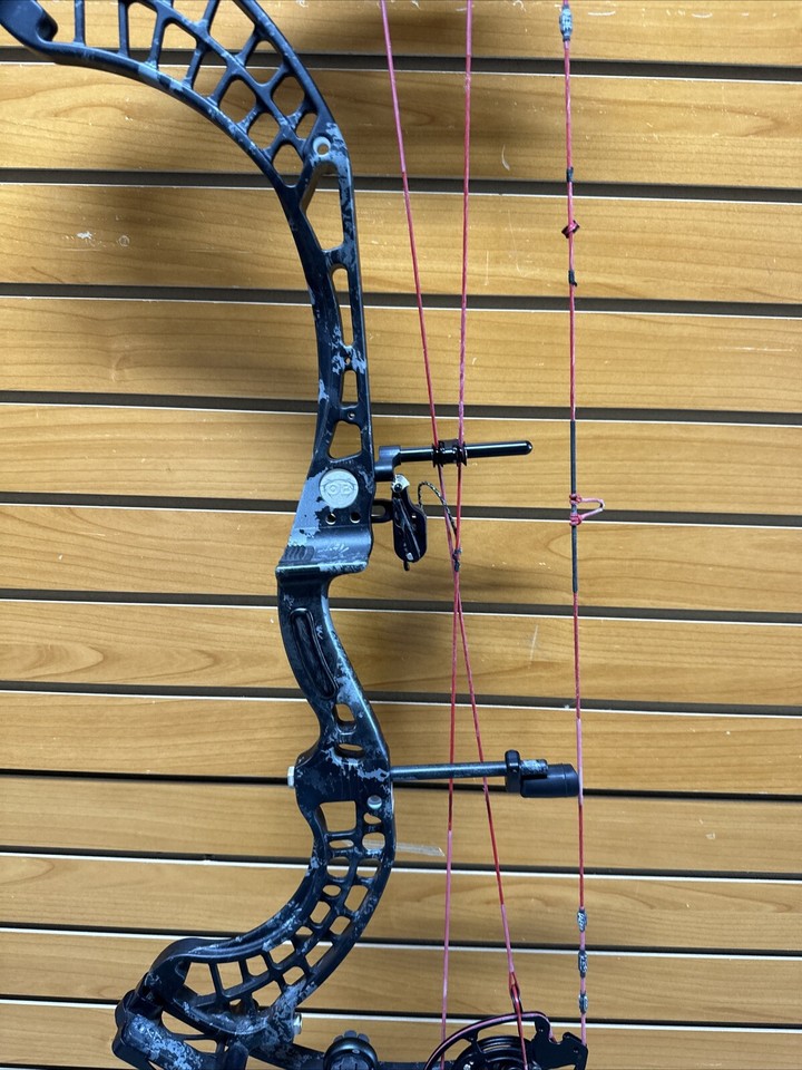 Evolution 6 (?) Obsession Compound Bow - RH - ATA 33" - 24.5-30" - 70 ...
