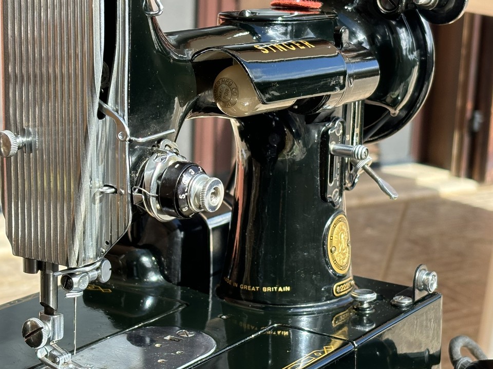 FEATHERWEIGHT SINGER Sewing Machine 222k free arm | eBay