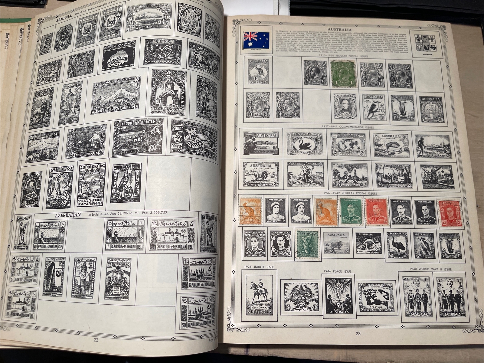 Vintage - The Premier World Stamp Album - Used ( 500+ Stamps ). SB#0007 ...