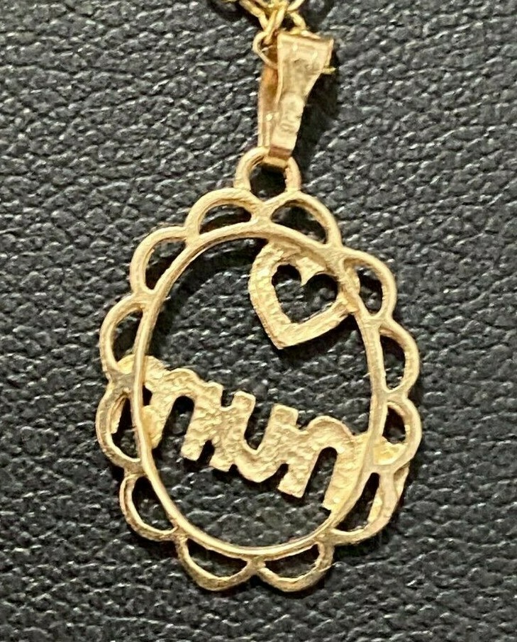 9K Yellow Gold " MUM " Pendant 23.50mm | eBay Australia