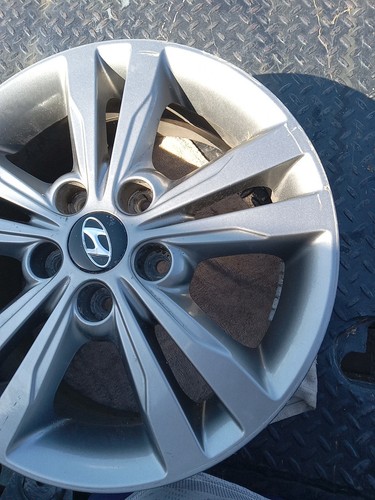 Hyundai Elantra 2016 2017 2018 OEM 16" FACTORY Wheel 70902 52910F3250 ...