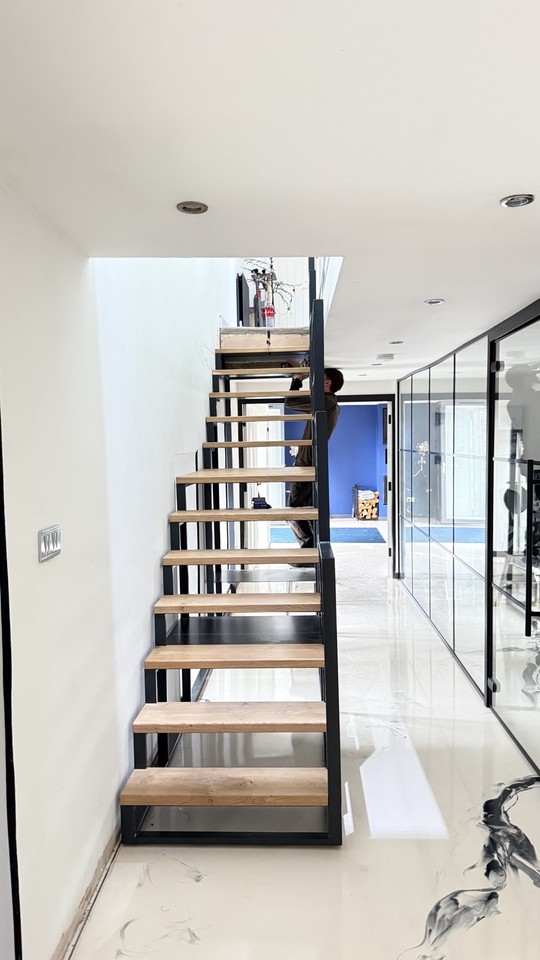 Modern Staircase - Mono Stringer - Single Spine - Central Spine | eBay