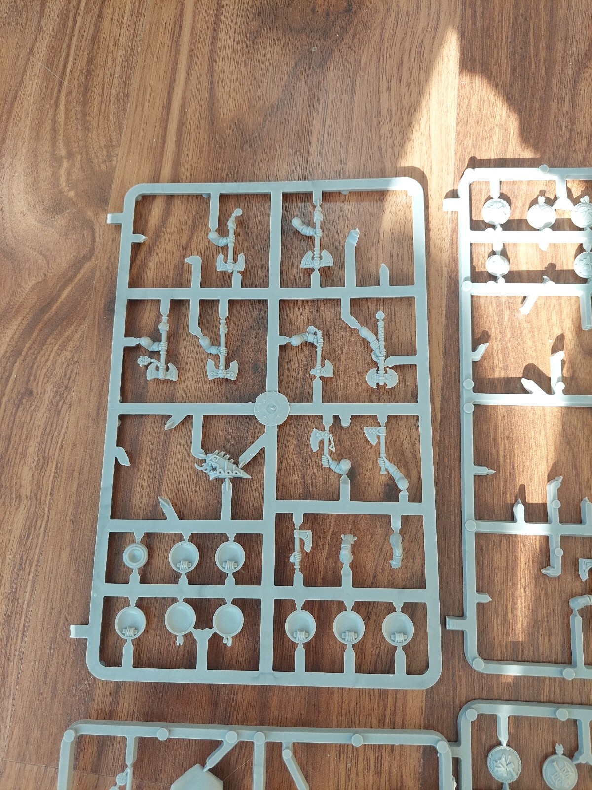 Warhammer Fantasy Dwarf Warriors Spares On Sprue (2005) 99380205004 Joblot 24 | eBay