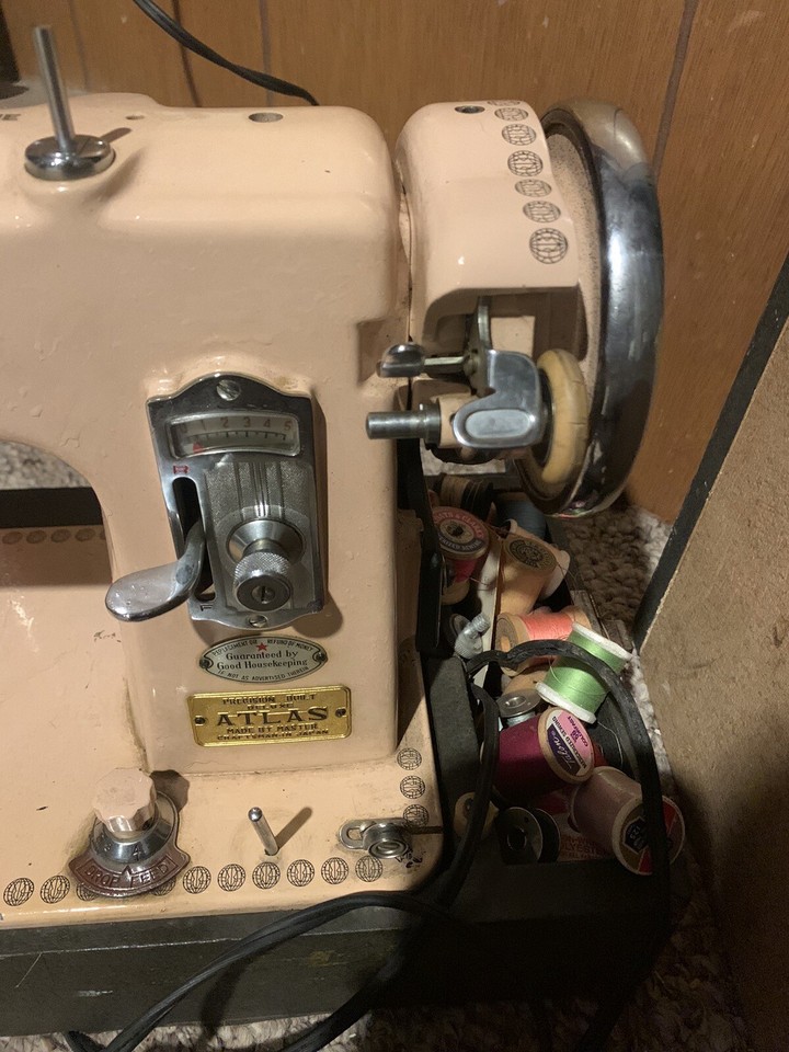 Atlas Deluxe Precision Sewing Machine VINTAGE pink w Case & pedal 1950s ...