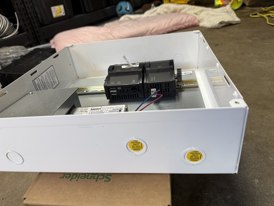 Acuity nLight NECY MVOLT ENC NW AIR Lighting System Controller | eBay