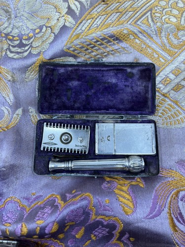 GILLETTE POCKET EDITION SAFETY RAZOR | eBay