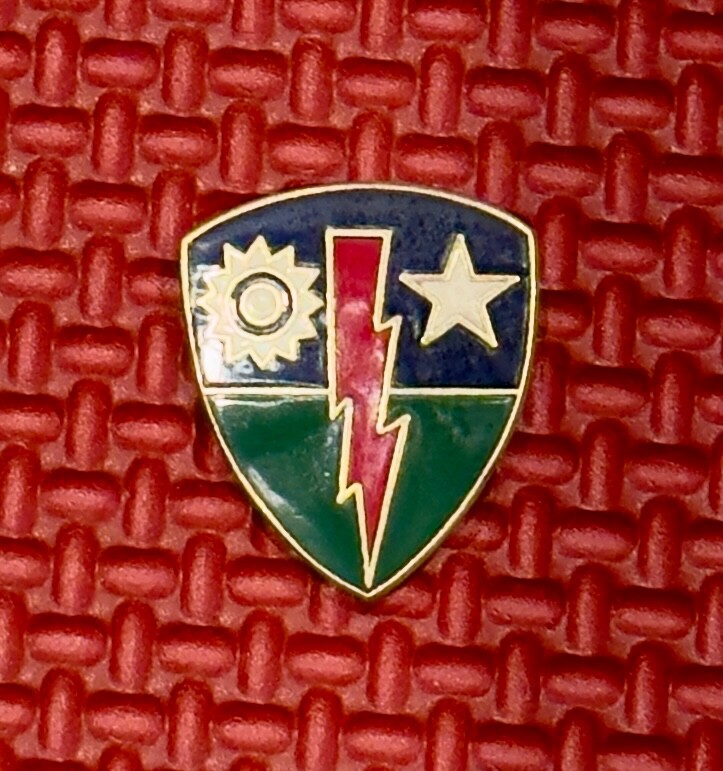 Vintage MILITARY PIN US Army 75th Ranger Crooked Lightning R2+ B2-2 | eBay
