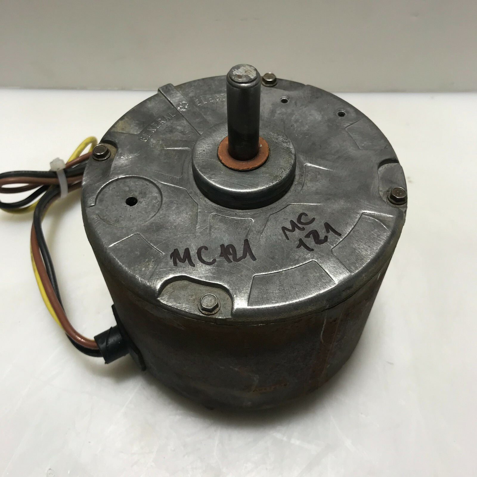 GE 5KCP39FGS071S Carrier HC39GE236A Condenser Fan Motor 1/4 HP 230V ...