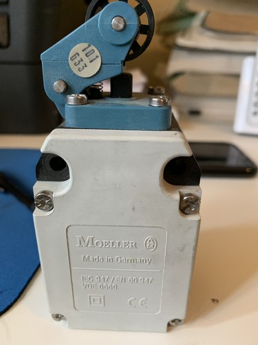 MOELLER LIMIT SWITCH AT4/11-S/IA/AR | eBay