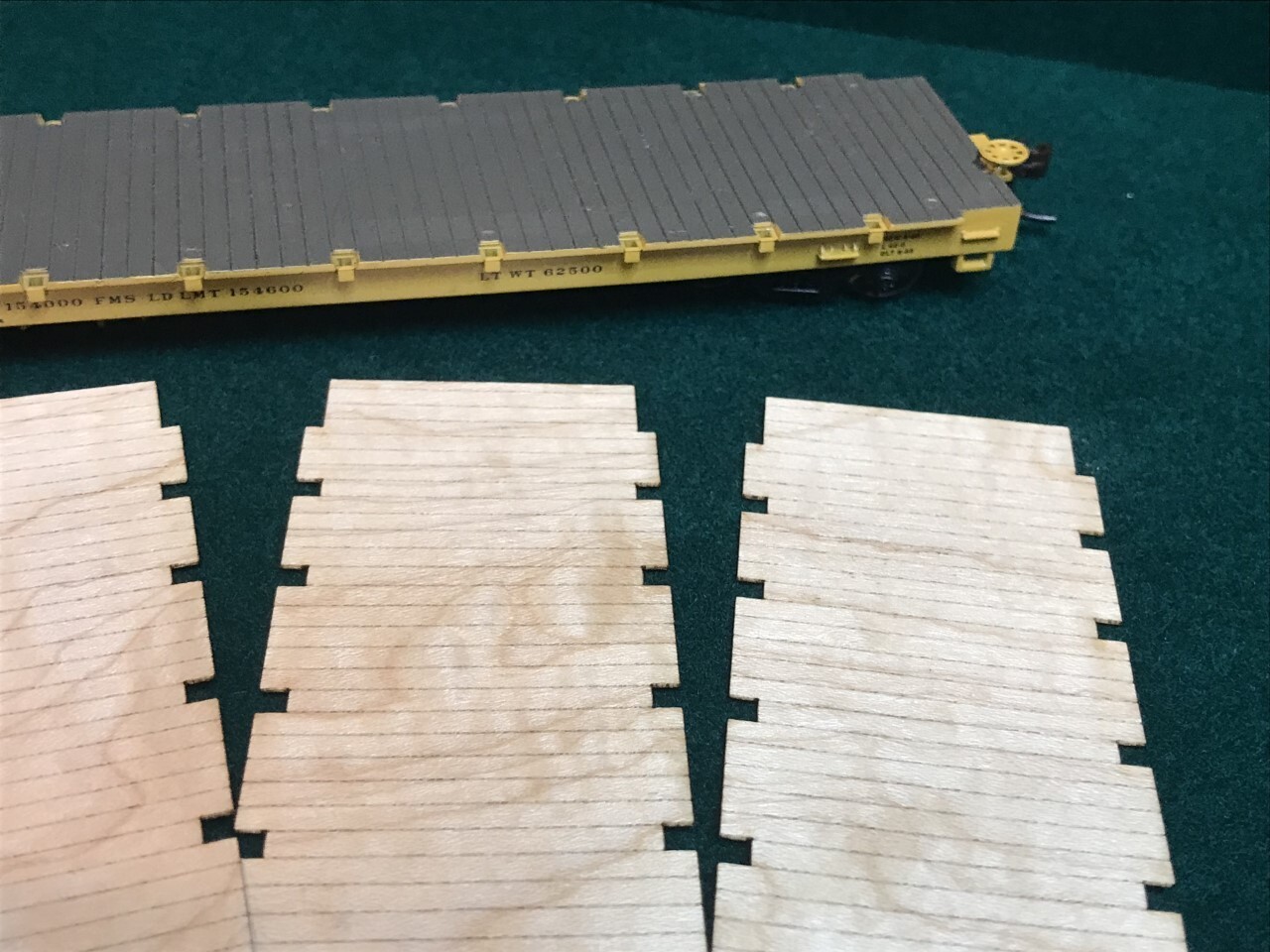 HO Scale 5 pcs Wood Decking Roundhouse / MDC 60ft Flat Car Railcar ...