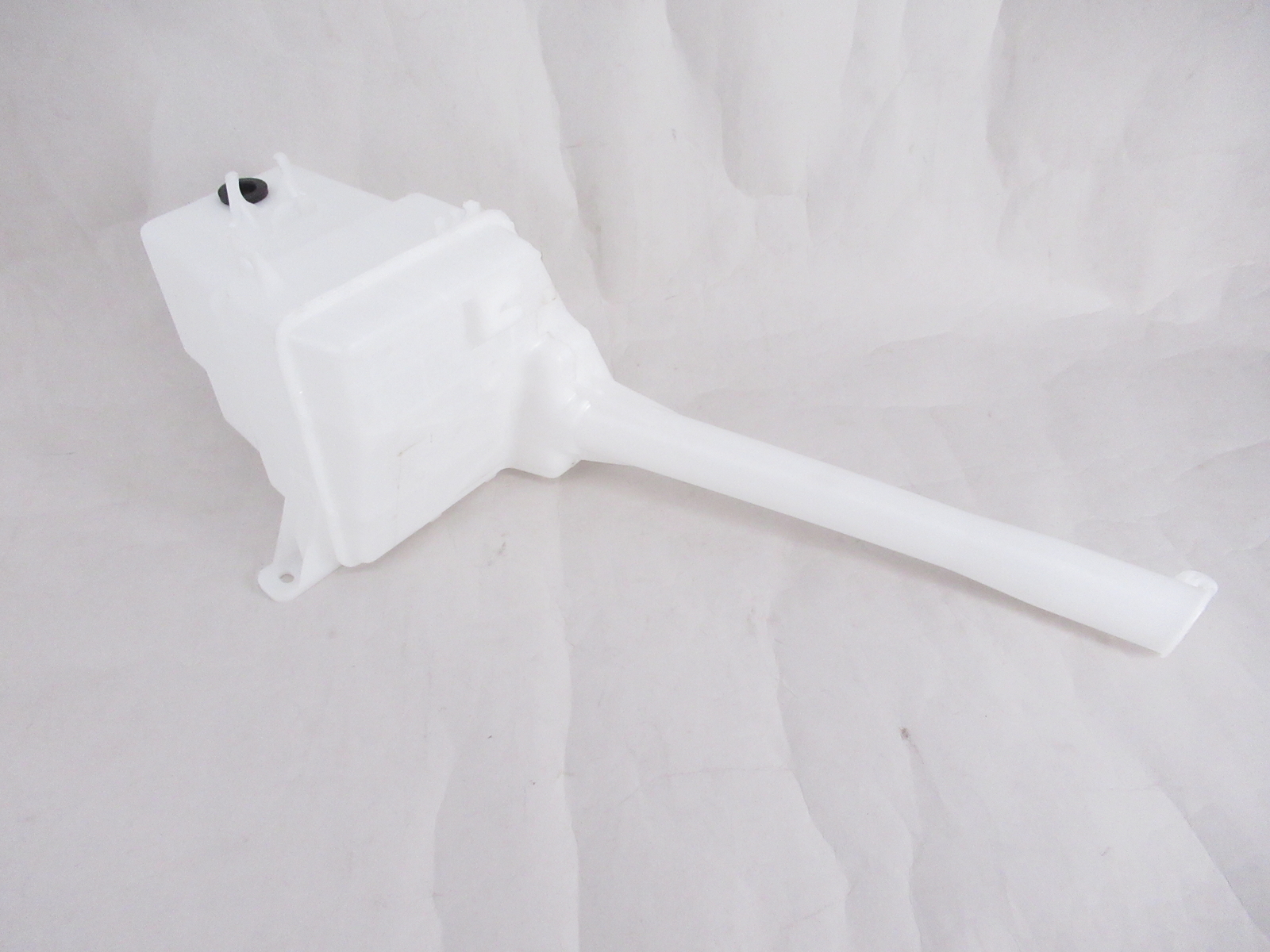 Genuine OEM Kia 98620 2P010 Windshield Washer Reservoir Assy 2011-13 ...