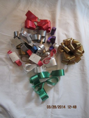 Lot of 30 Assorted Notched Bows - NEW - Flat - Red, White, Green ...