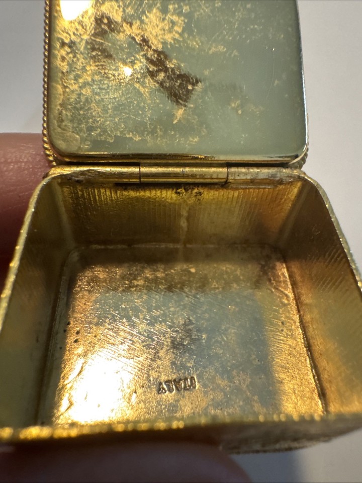 Italian VTG Porcelain Trinket Pill Box 1.25” X 1” Courting Couple | eBay