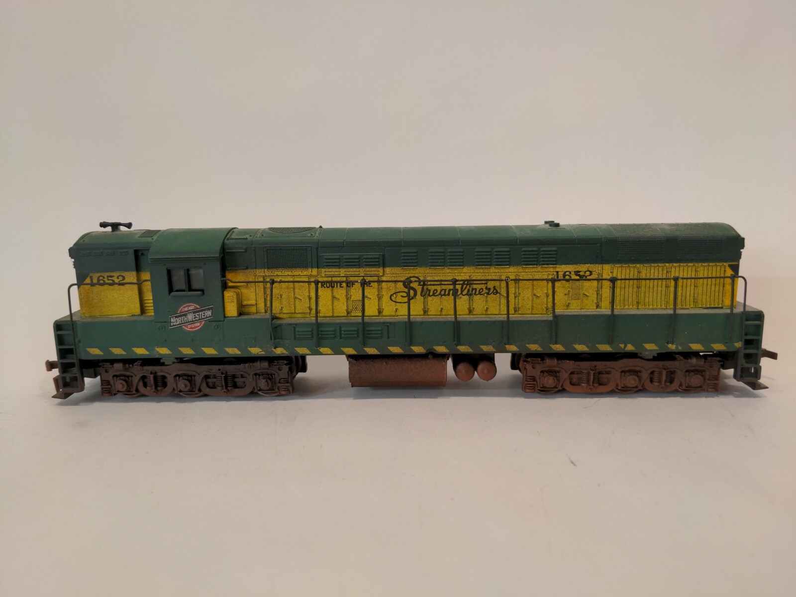 HO Athearn CNW Chicago Northwestern Fairbanks Morse H24-66 Trainmaster ...