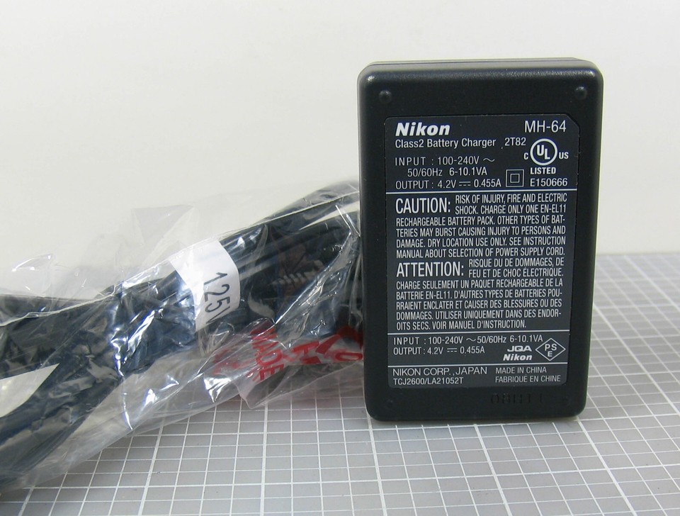 Nikon MH-64 Battery Charger for the EN-EL11 for the Coolpix S550 ...