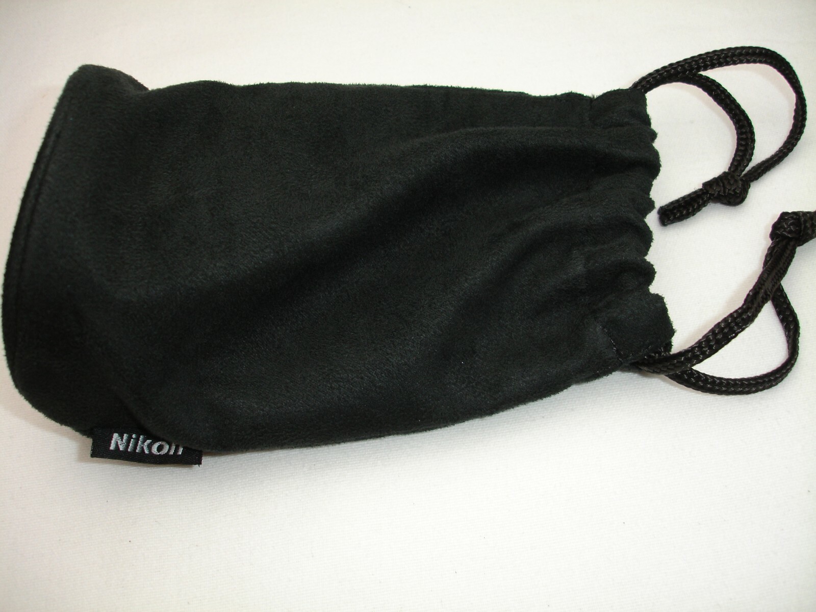 Nikon CL-0918 Soft lens Case pouch for 55-200mm f/4-5.6G ED AF-S VR DX ...