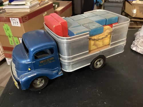 Old Vintage Smitty Toys Blue Delivery Truck w/Old Colored Building ...