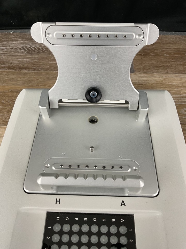 NanoDrop 8000 ND-8000 UV-Vis Spectrophotometer Thermo Scientific Multi ...