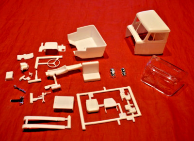 AMT Diamond Reo Cab Interior and Glass Parts 1/25 | eBay