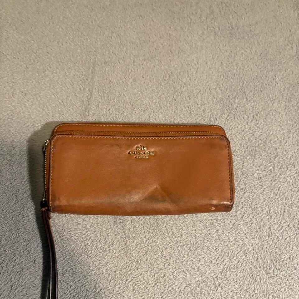 Vintage Coach double accordion leather wallet . - Gem