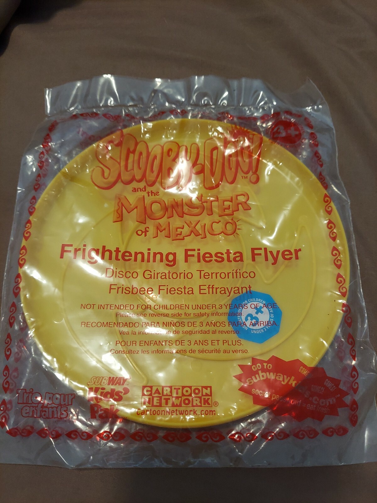 Vintage 03' Scooby-Doo Frisbee Yellow Monster of Mexico Frightening ...