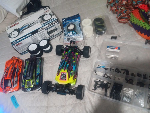 Rc10 B74.2 TEAM ASSOCIATED BUGGY VERY GOOD CONDITION VERY FAST LOTS OF ...