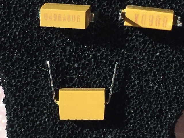 2x AVX M39014/22-0496 Cap Cer 0.001uF 200V X7R 10 Radial 2 Pin DIP 8 ...