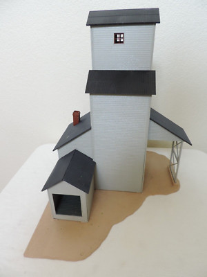 Assembled Lionel O Scale Grain Elevator | eBay