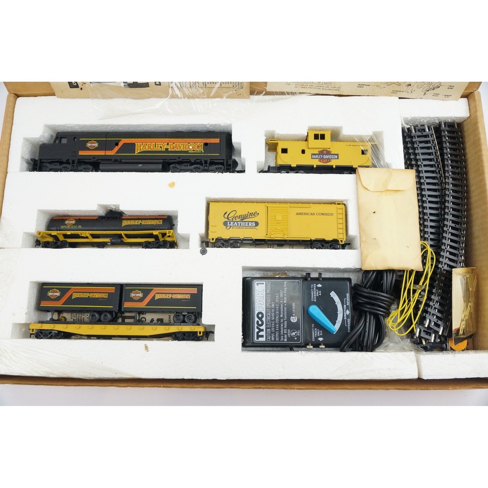 EUC 1987 Tyco HO Scale Harley Davidson Christmas Train Set Locomotive ...