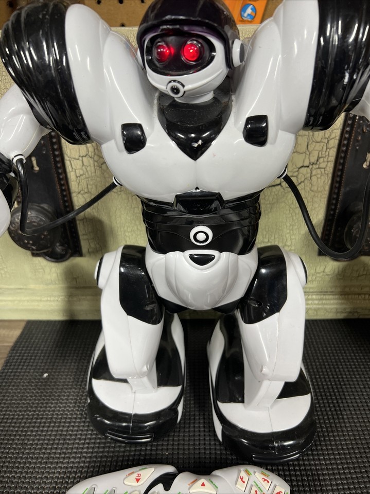 WowWee Robosapien Model 8081 14" Interactive Robot Humanoid 2004 w ...