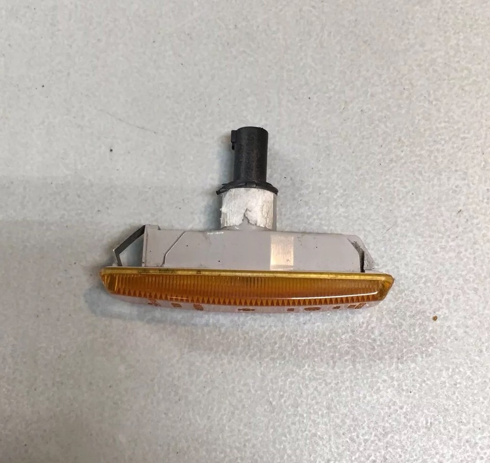 BMW E39 Turn Signal Light Fender Side Marker Lamp Amber Lens ...