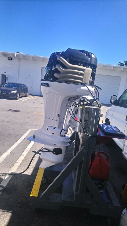 Suzuki DF 140 JOHNSON 140 outboard motor matched pair R/CR complete ...