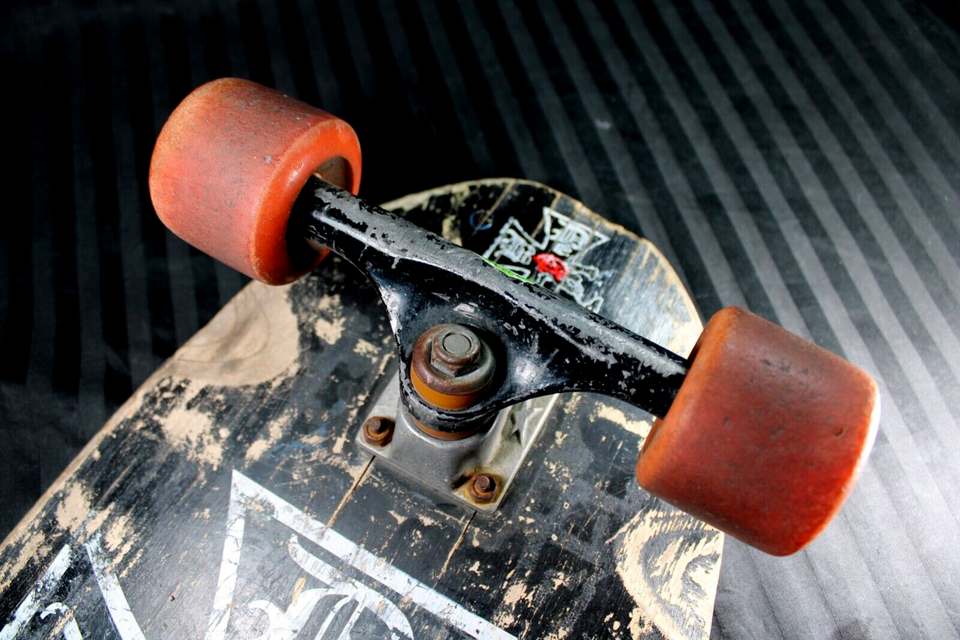 Vintage DEATHBOX OLD SCHOOL 10X32 Skateboard / TRACKER Trucks w VISION ...