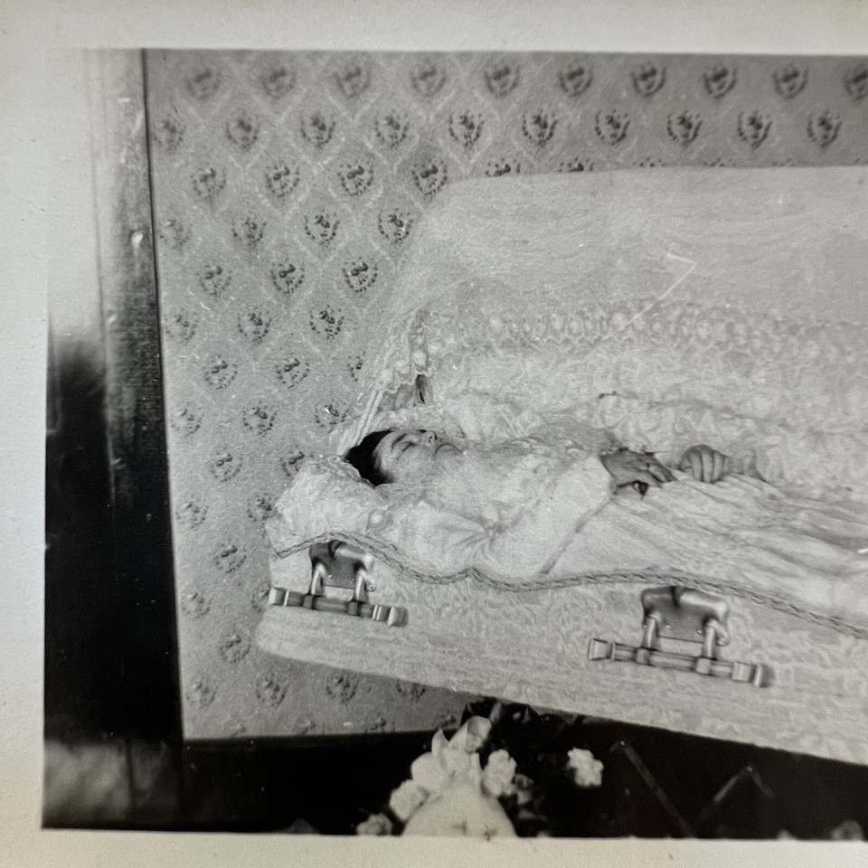 Antique Snapshot Photograph Beautiful Woman Post Mortem Coffin ID ...