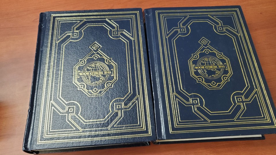 1989 World Book Encyclopedia Thorndike Barnhart Dictionary Volume 23 24 ...