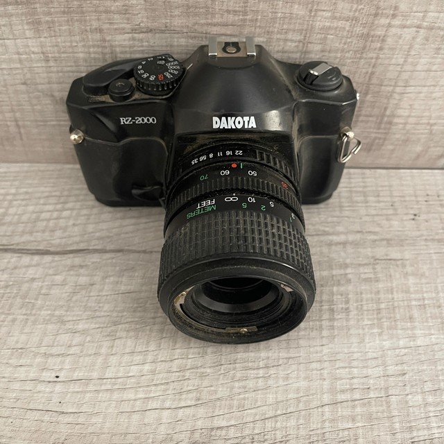Dakota RZ-2000 Black Manual Focus Film Camera with 35-70mm Zoom Lens ...