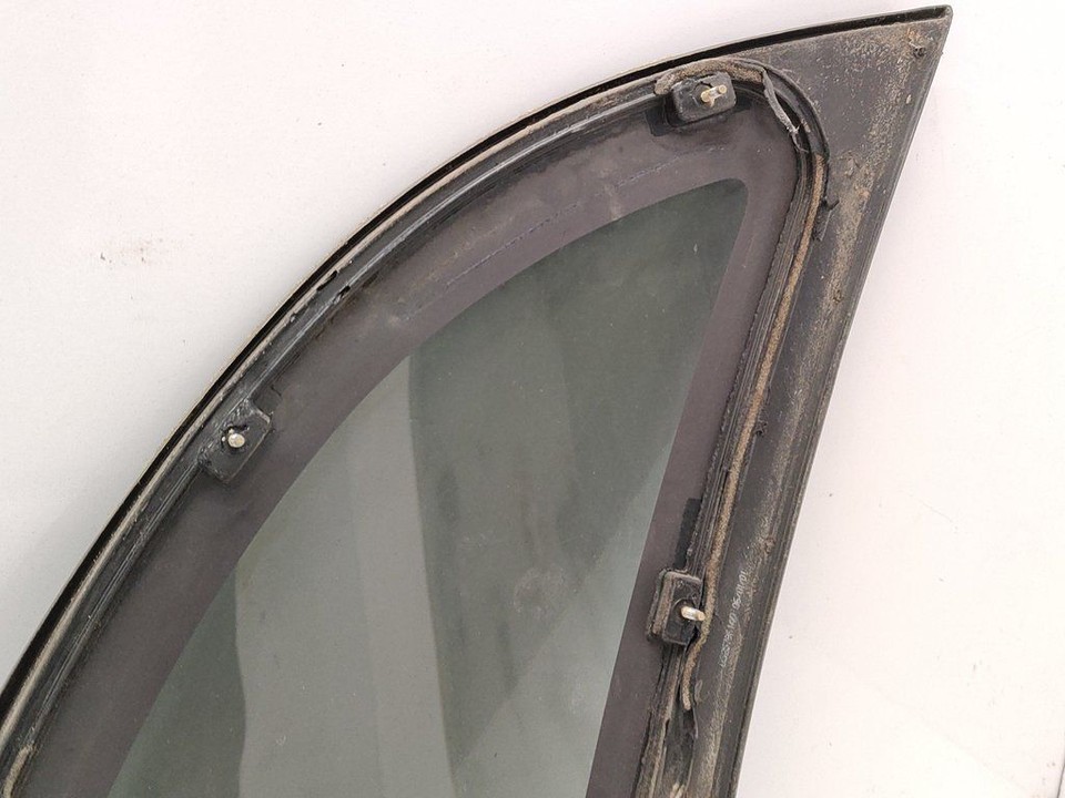 Chrysler PT Cruiser 2.0i 2001 Rear left side door vent window glass ...