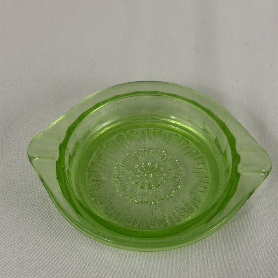 Hazel Atlas Green Uranium Glass Ashtray Flower Art Deco 4” (C) | eBay