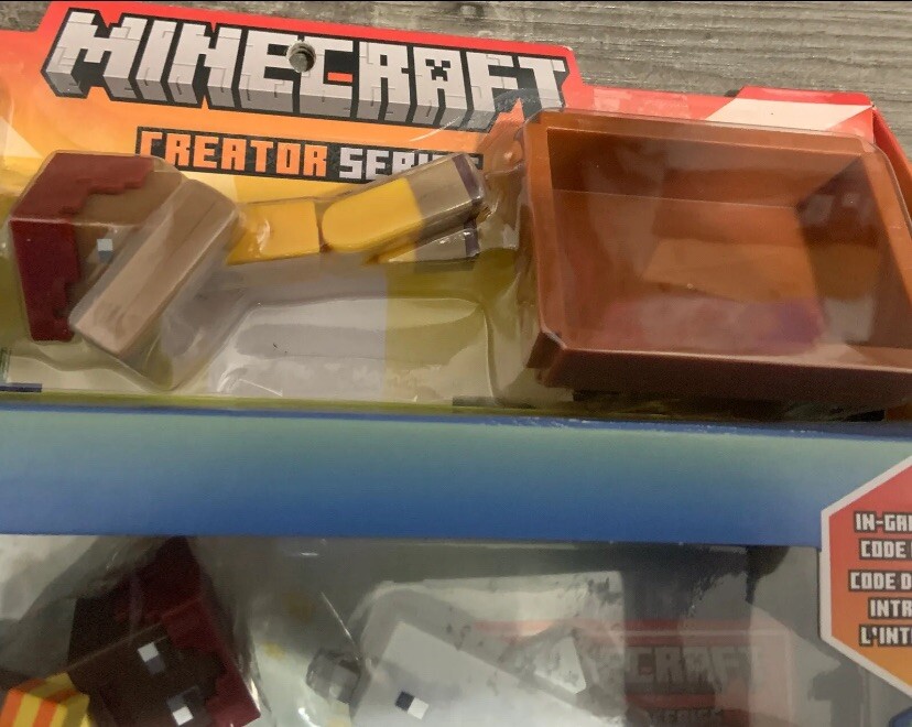 MINECRAFT SEAFARING FRIENDS COLLECTIBLE BUILDING TOY | eBay
